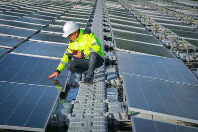 Solar Panel: Pengertian, Fungsi, Keunggulan, dan Jenis-jenisnya